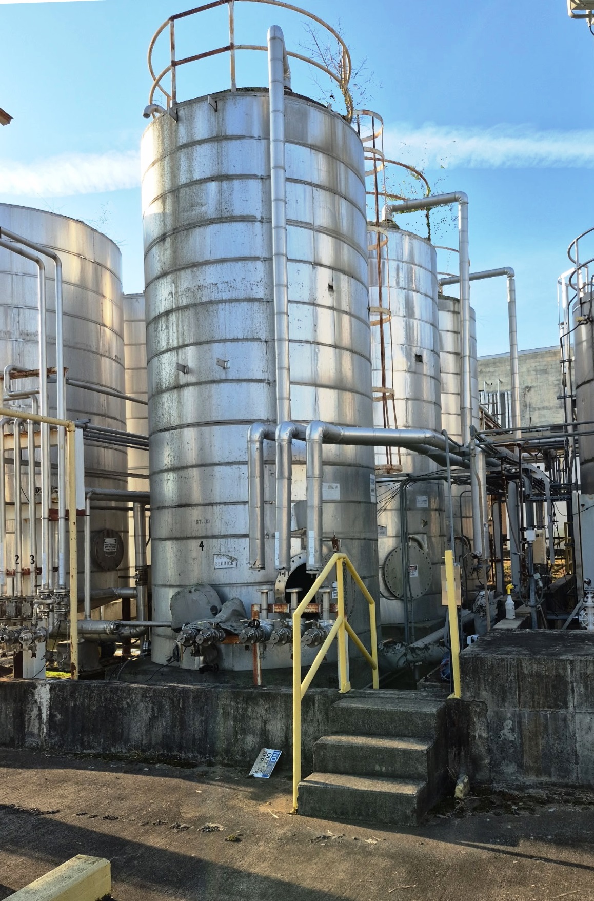 9000 Gallon Insulated Stainless Steel Storage Tanks | Valiant Industries