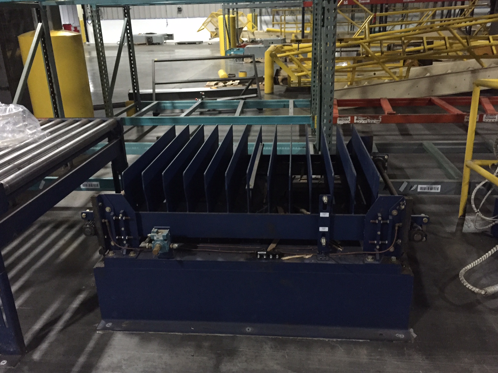 Lantech 2500 Automatic Rotary Pallet Wrapper | Valiant Industries