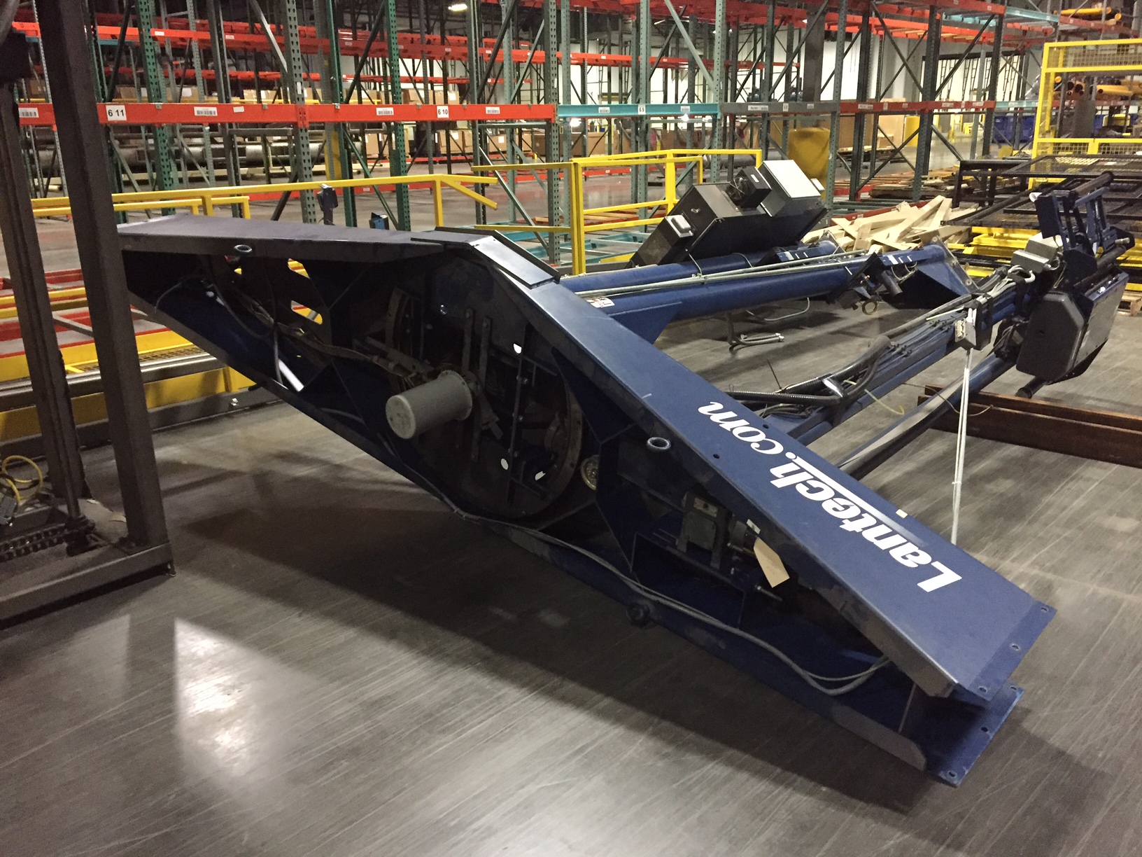 Lantech 2500 Automatic Rotary Pallet Wrapper | Valiant Industries