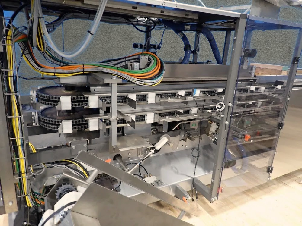 MPAC Vertical Semi-Auto Cartoner | Valiant Industries