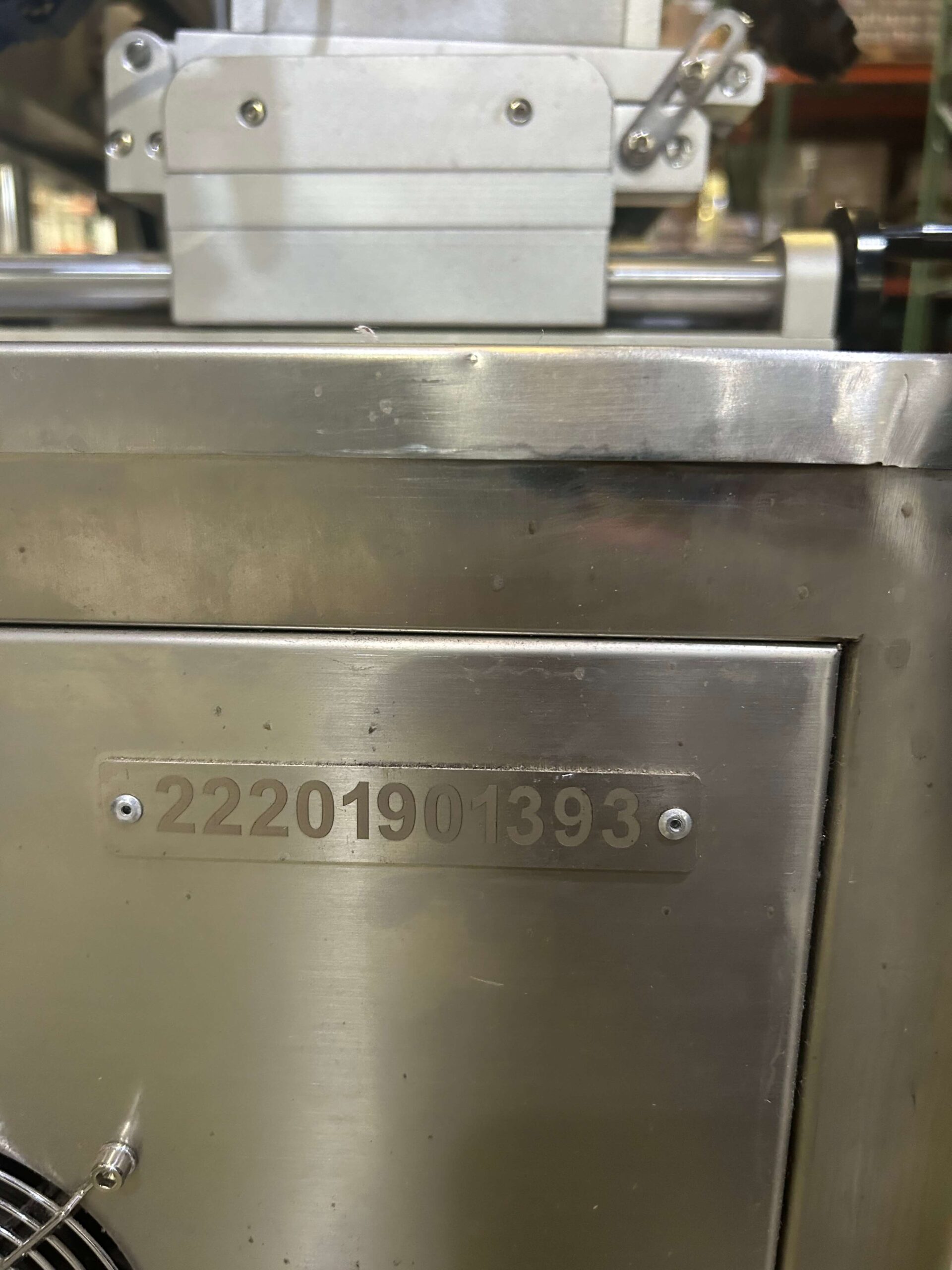 Two Head Full-Wrap Pressure Sensitive Labeler | Valiant Industries