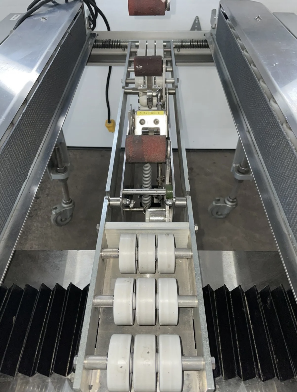 BELCOR 150 CASE SEALER | Valiant Industries